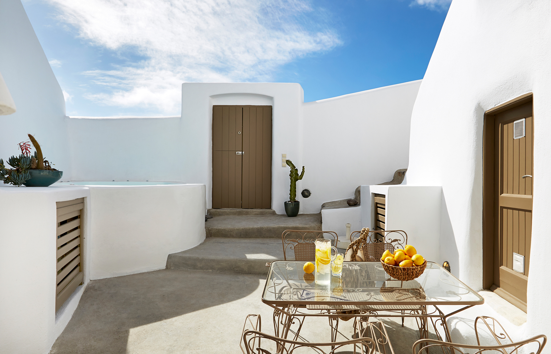 Cycladic Charm and Chic: The Small Architect’s House, Santorini