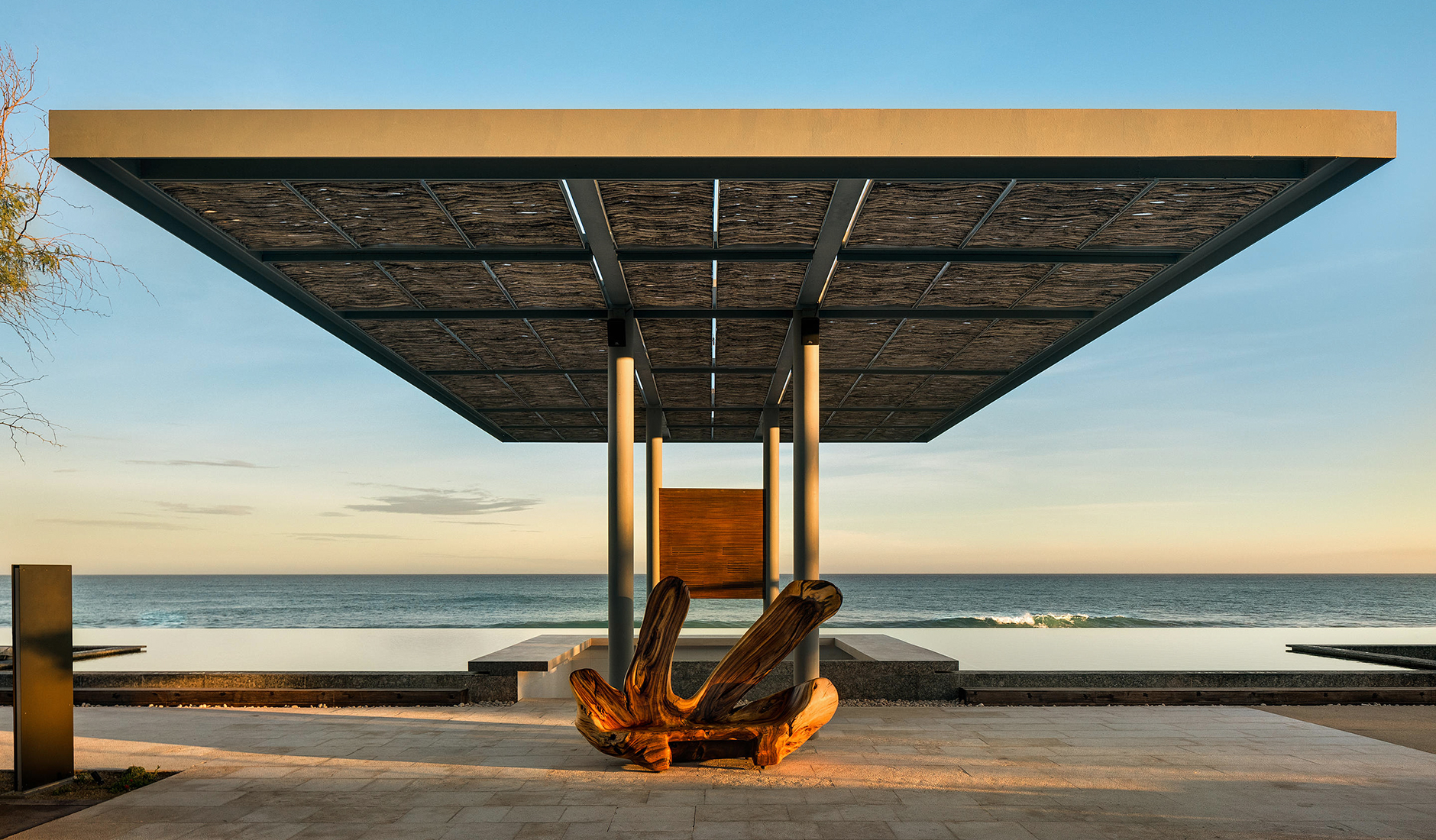 Which are The Best Luxury Hotels of Los Cabos in Baja California?